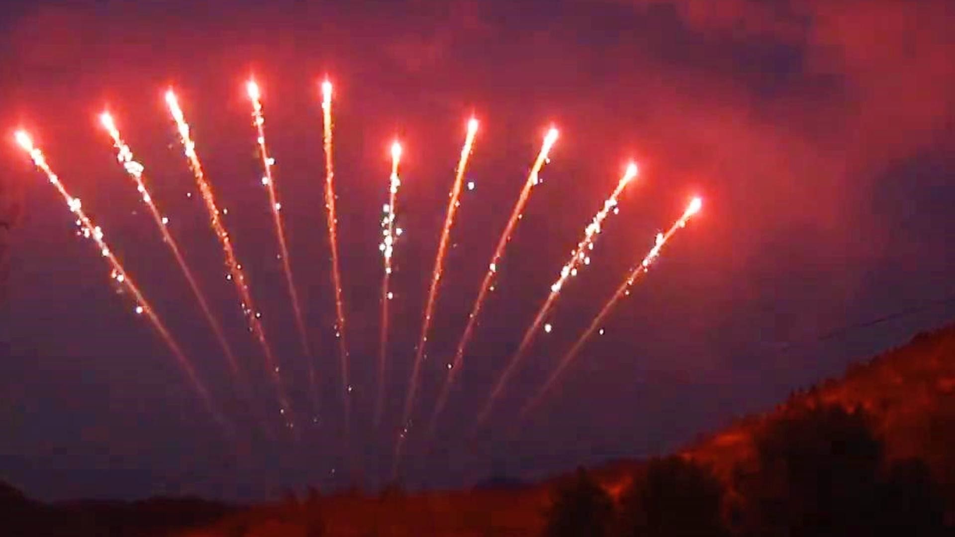 1.3g Single Row Fireworks - 10 Shot Pyrotechnics for Events